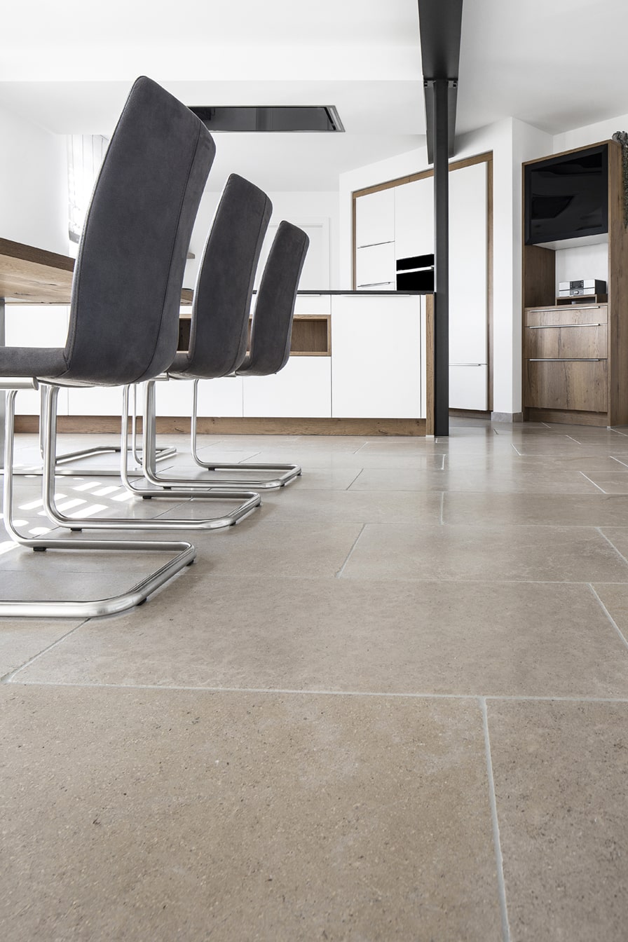 Kalksteinfliesen Aurora ~ Crafted Stone