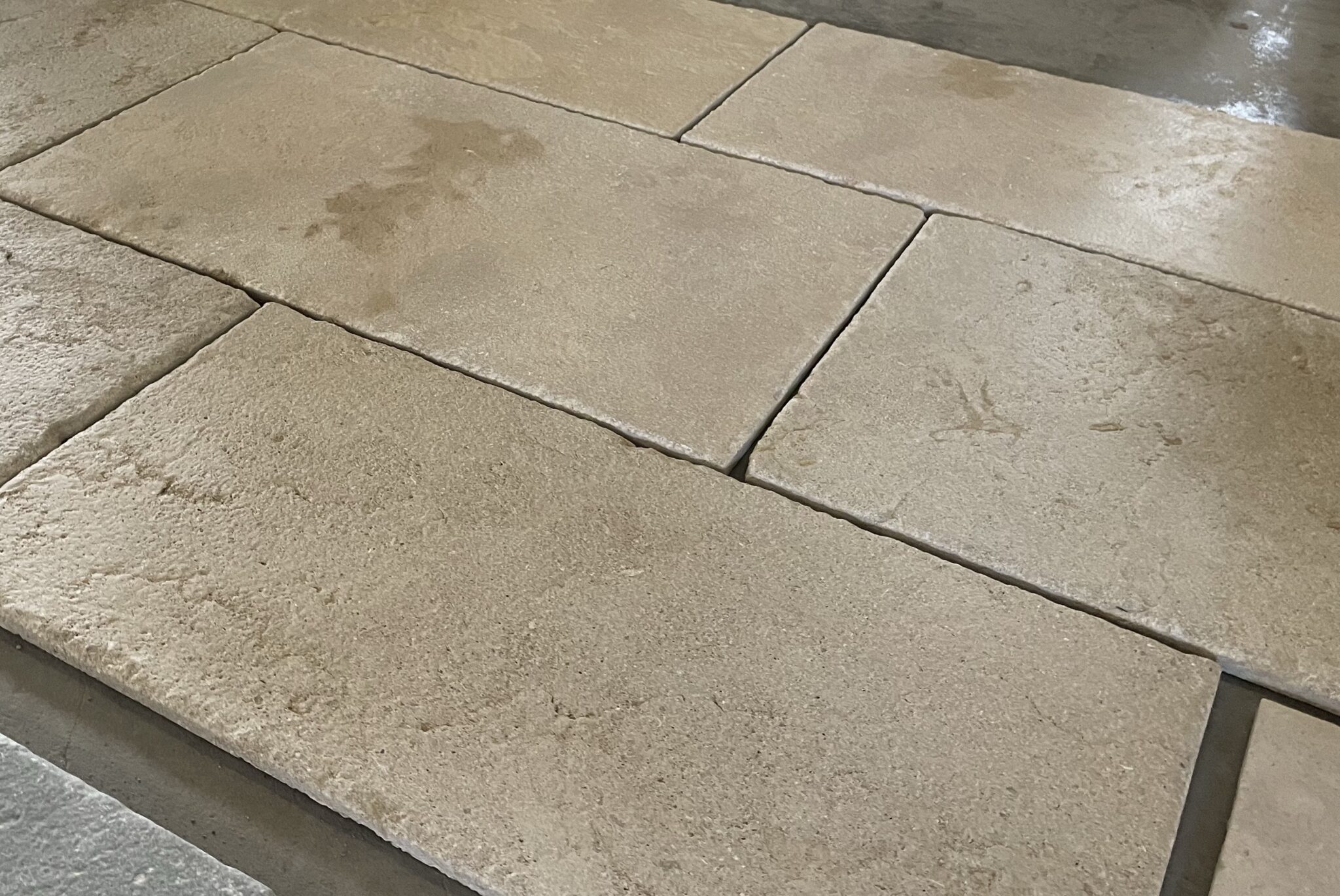 Bourgondische Dallen Mogador antiker Stein ~ Crafted Stone